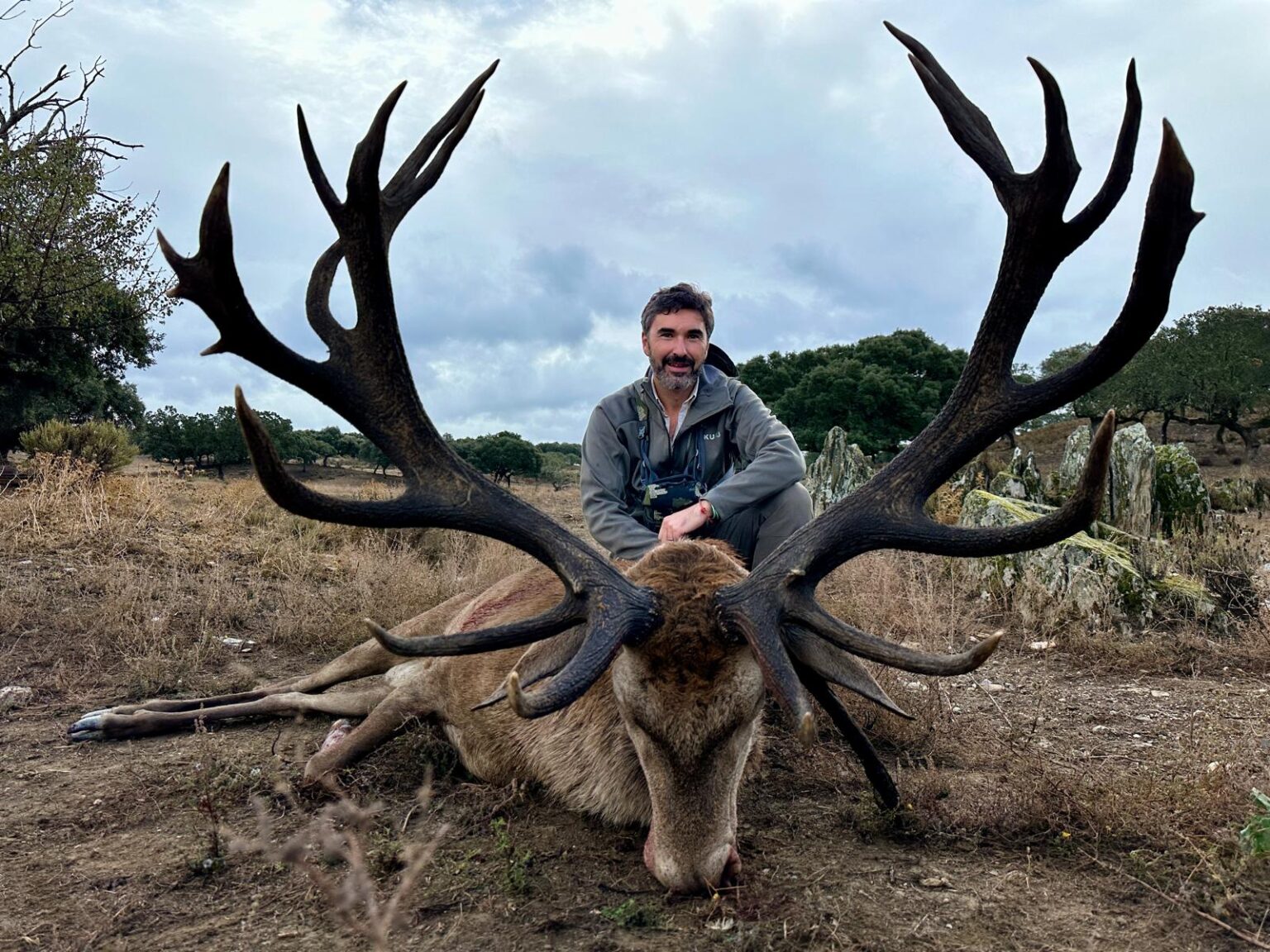 Cabezas abate en berrea otro impresionante venado - Todomonteria